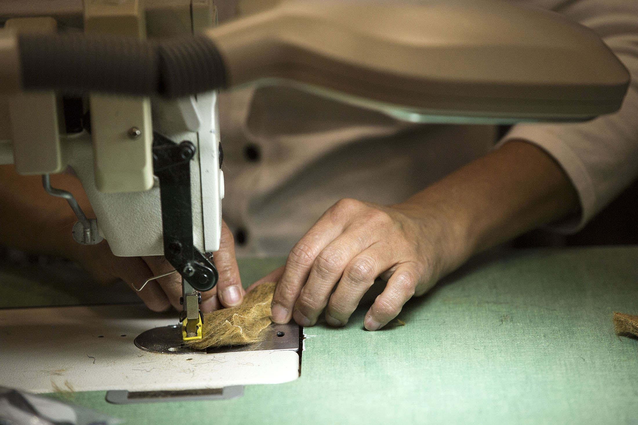 Where Cuddly Is Made: Inside the Vermont Teddy Bear Factory - Bloomberg