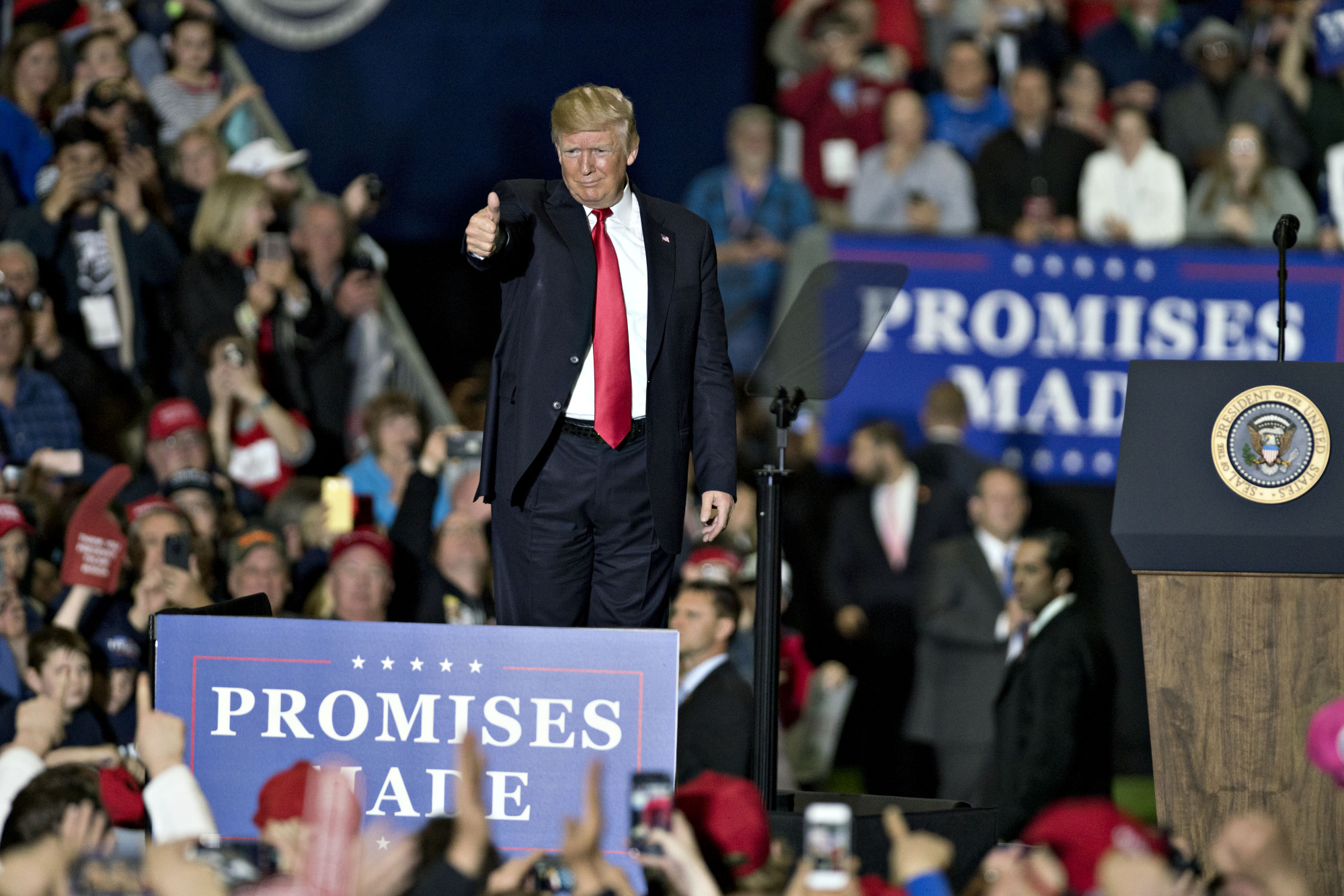 Trump Takes Aim at Democrats, Media and Comey in Michigan Rally - Bloomberg