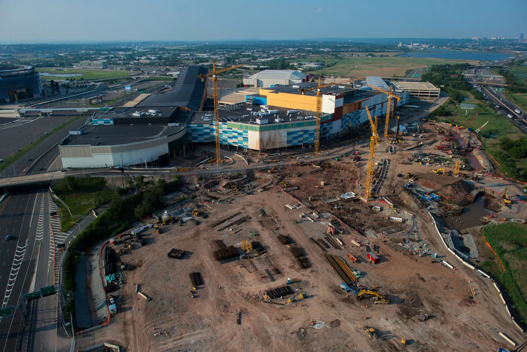 American Dream Building New Jersey: Mega Mall And Twitter Account