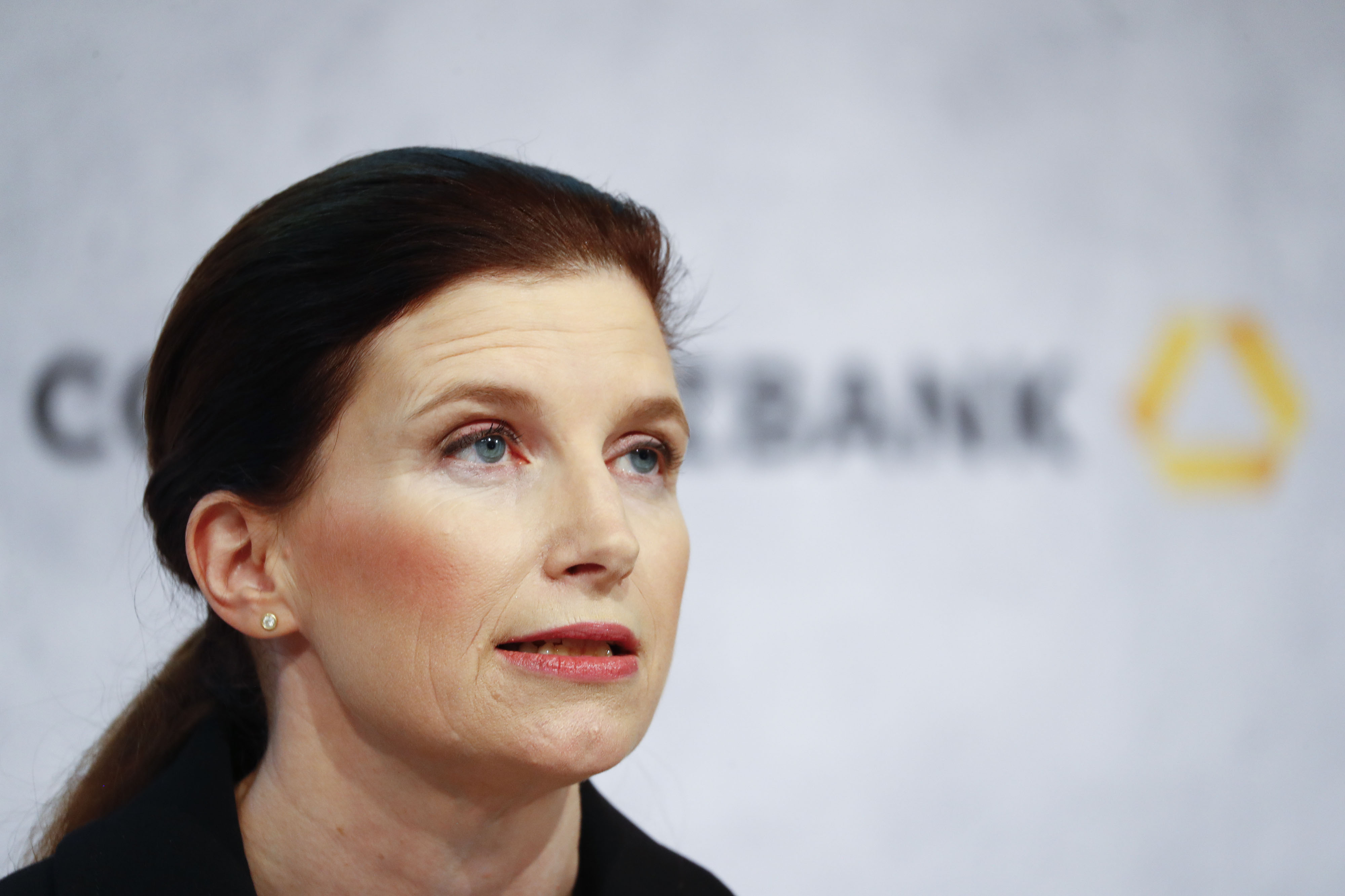 Commerzbank Says Russia Legal Cases May Cause ‘Significant’ Hit - Bloomberg