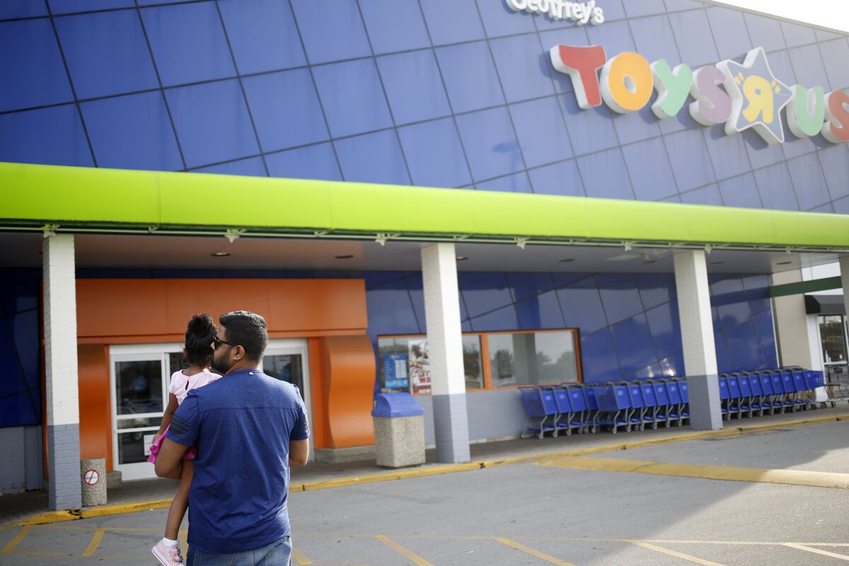 Toys ‘R’ Us to Close 26 U.K. Stores in Court-Led Restructuring - Bloomberg