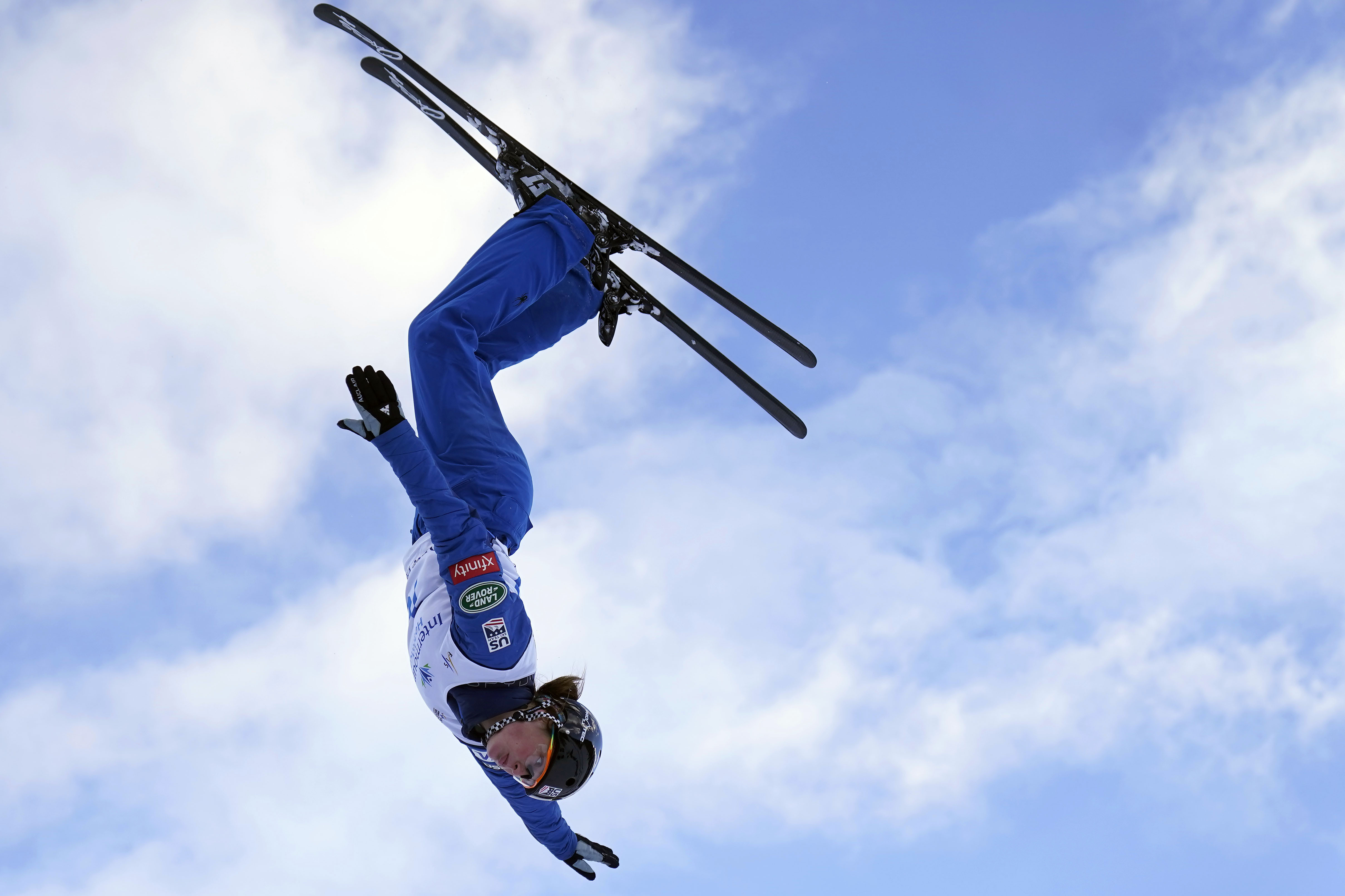 Her Skis Stolen, US Olympic Hopeful Dani Loeb Stays Upbeat - Bloomberg