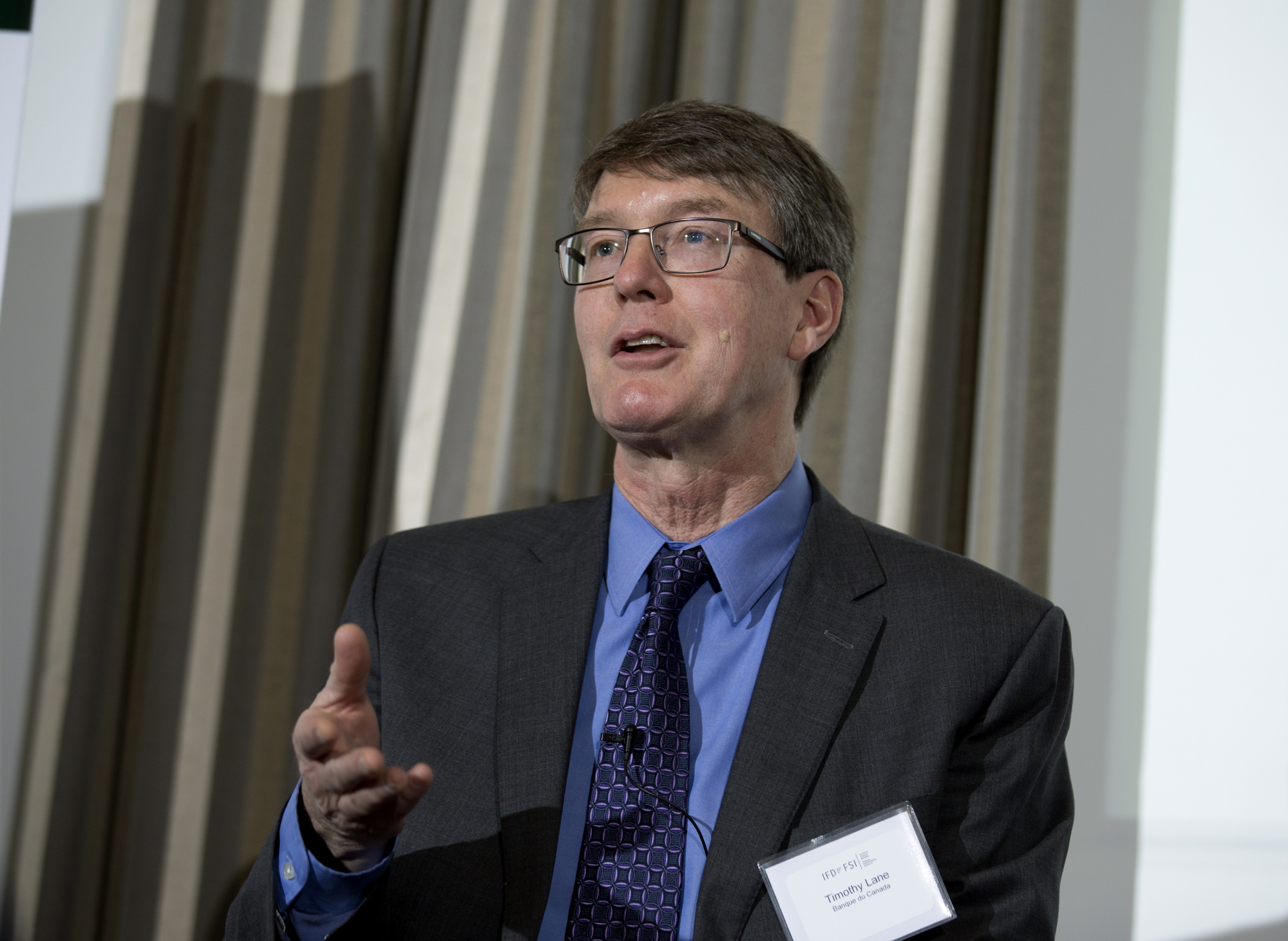 Recent Canada Dollar Weakness Will Support Economy, Lane Says - Bloomberg