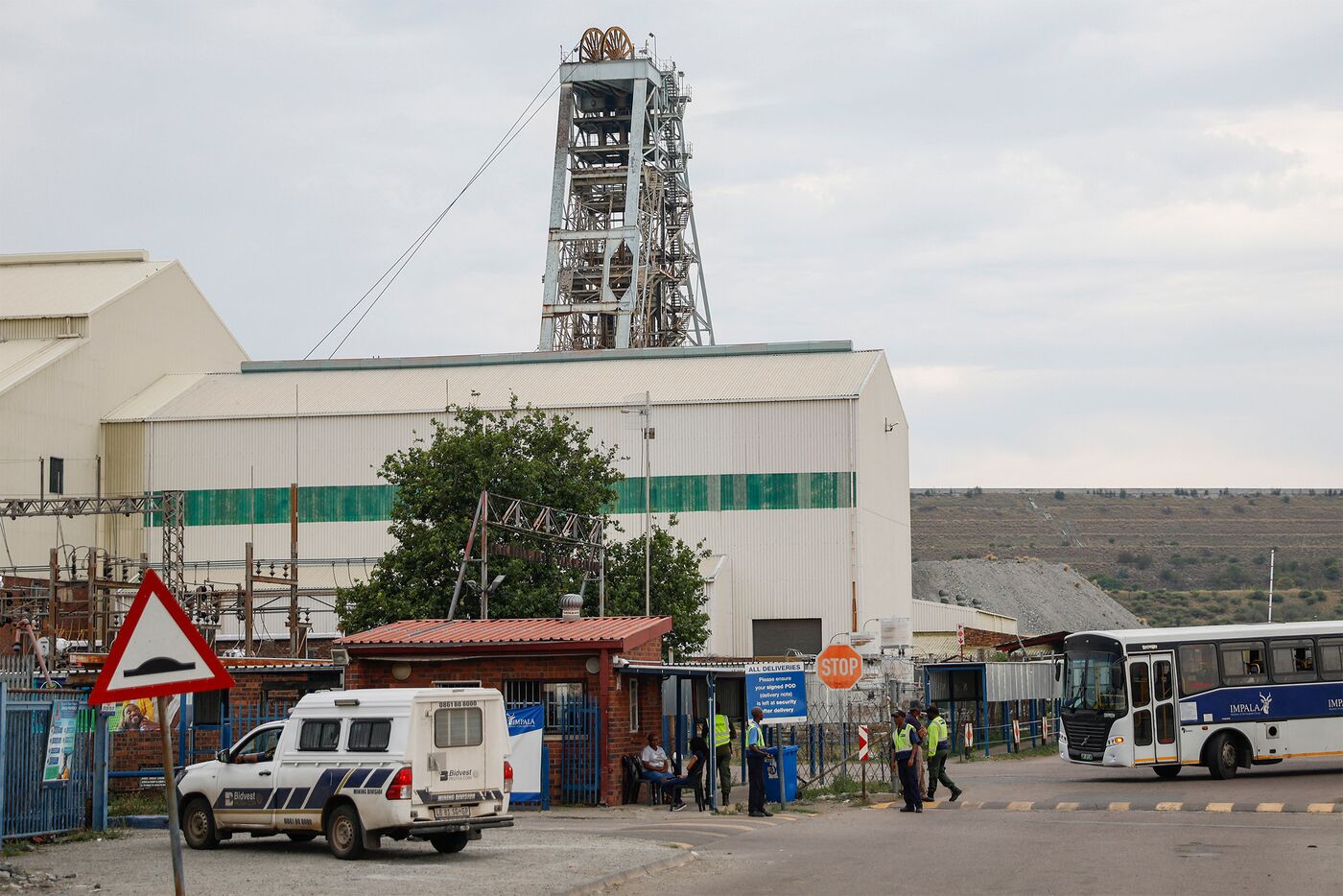 Implats to Restart Output at Platinum Mine After Fatal Accident - Bloomberg