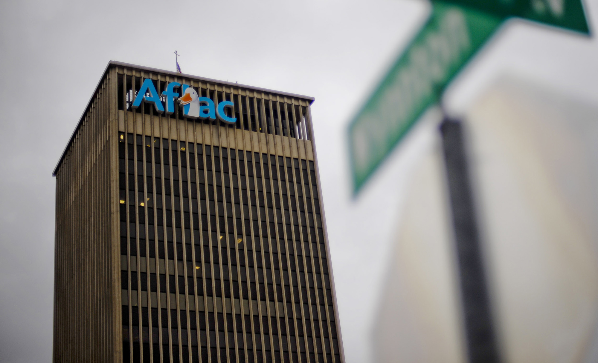 Aflac Expects Claims to Increase With Covid-19 Hospital Visits - Bloomberg