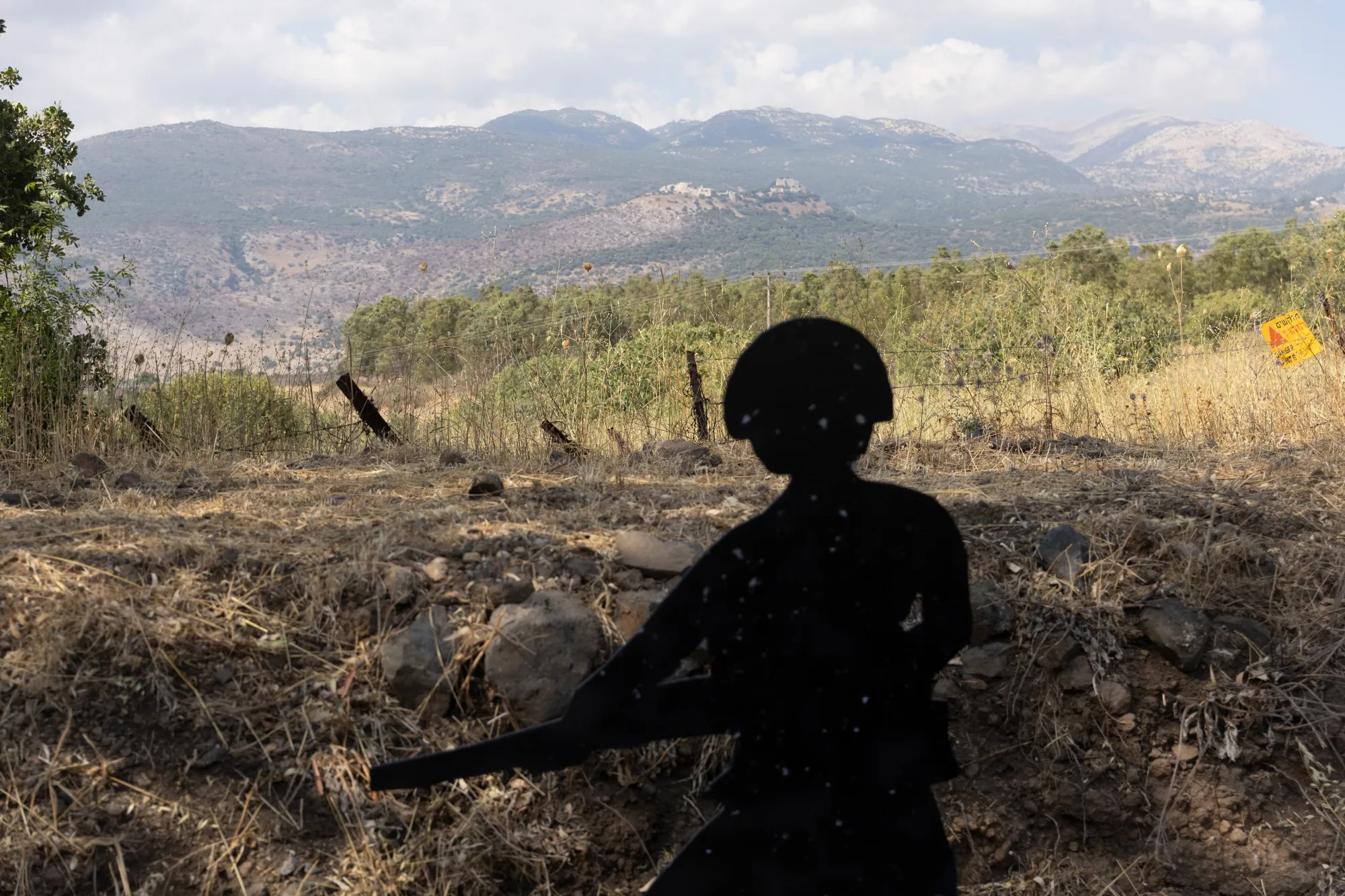 Israel Kills a Hezbollah Senior Commander in South Lebanon - Bloomberg