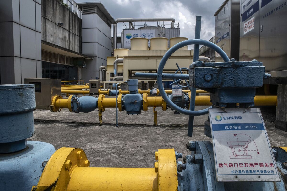 ENN Plunges After Earnings Miss and Warning on Gas Demand - Bloomberg