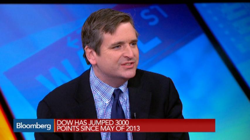 Watch Dow Closes Above 18,000 for First Time - Bloomberg