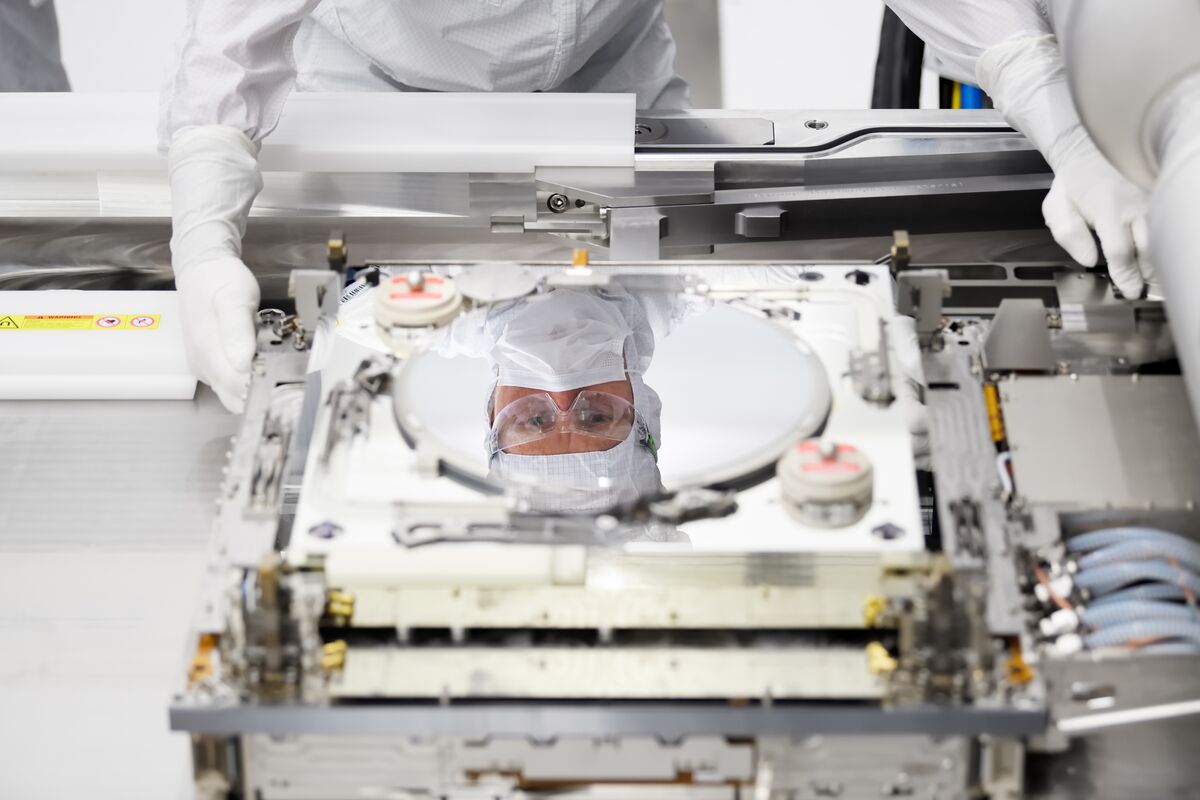 EE.UU. permitiría a ASML y Tokyo Electron exportar a China - Bloomberg