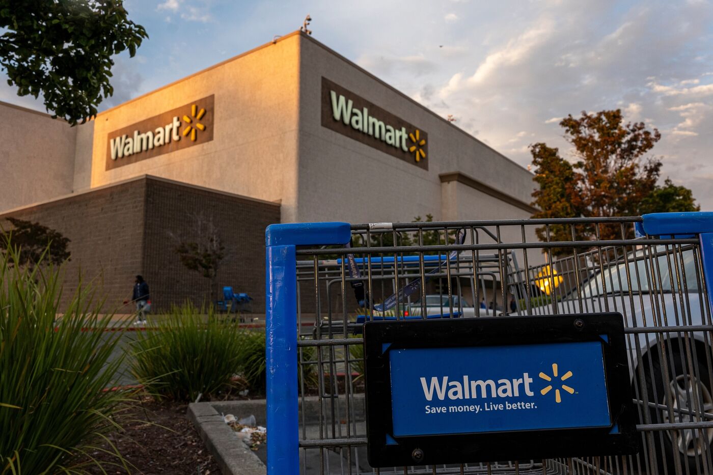 Walmart (WMT) Is Building or Remodeling About 800 Stores to Fuel Growth ...