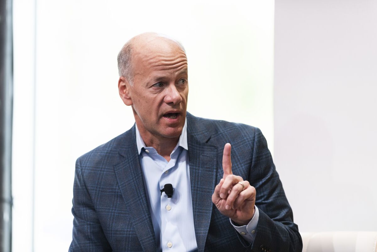 Bloomberg Evening Briefing: Ex-Silicon Valley CEO Places Blame for Bank ...