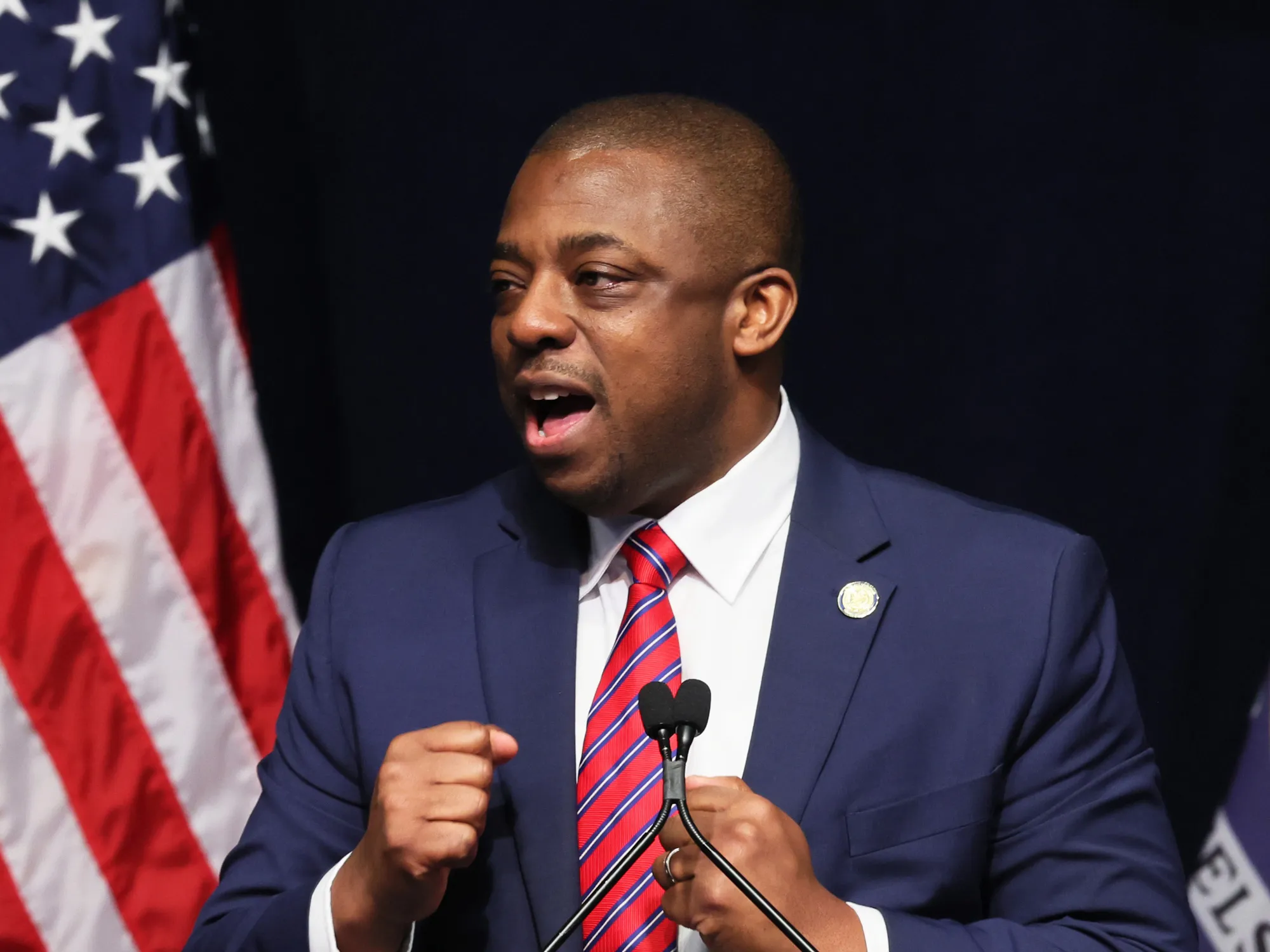 Former NY Lieutenant Governor Wins Dismissal of Bribery Charges - Bloomberg