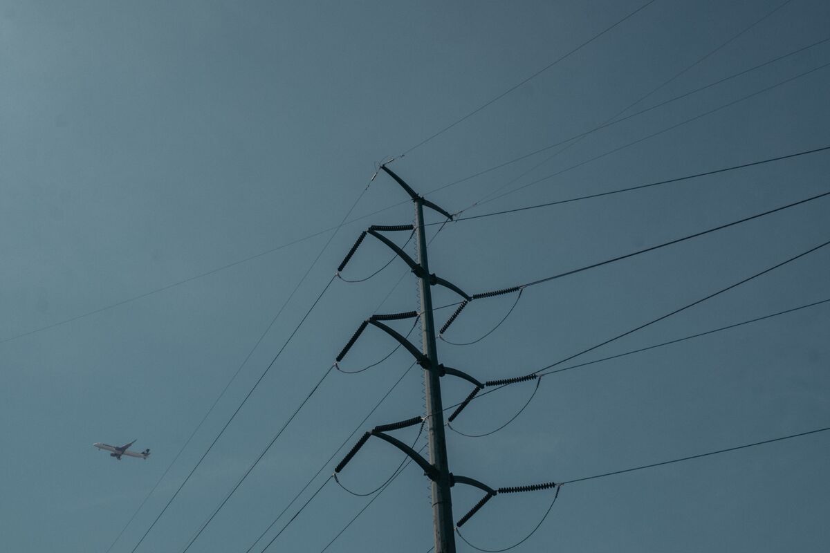 Mexico Takes First Step to Expand Federal Control Over Energy - Bloomberg