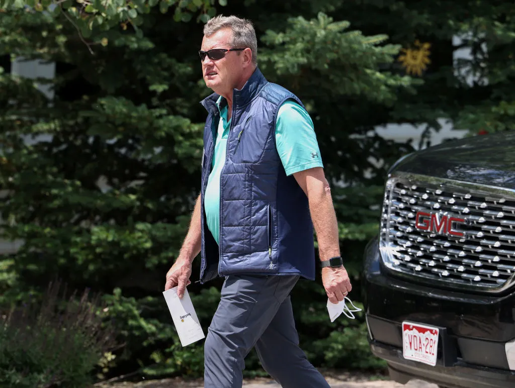 Snowflake CEO Frank Slootman Steps Aside Richer Than Tim Cook or Satya ...