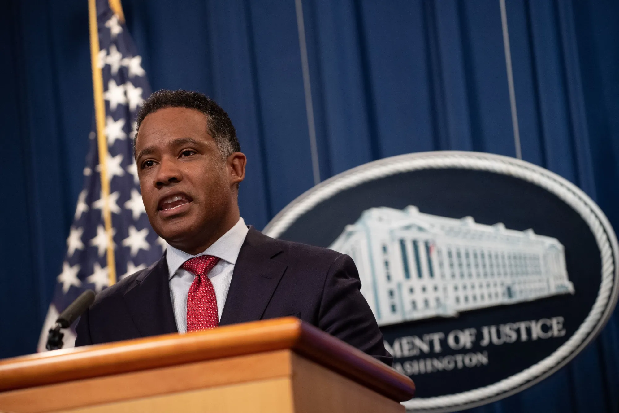 DOJ Dangles 75% Off on Fines to Companies That Admit Crimes - Bloomberg