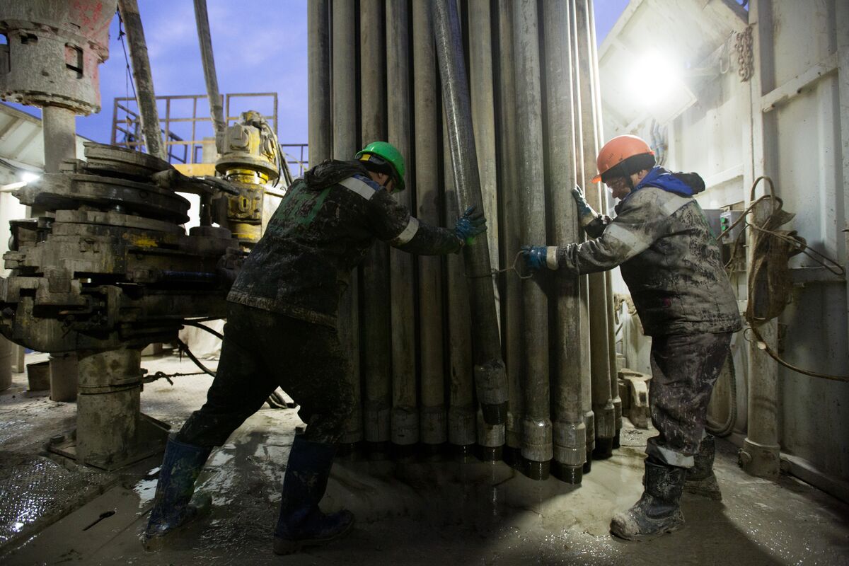 Russia Praises Its $117 Million-a-Day Oil Man - Bloomberg