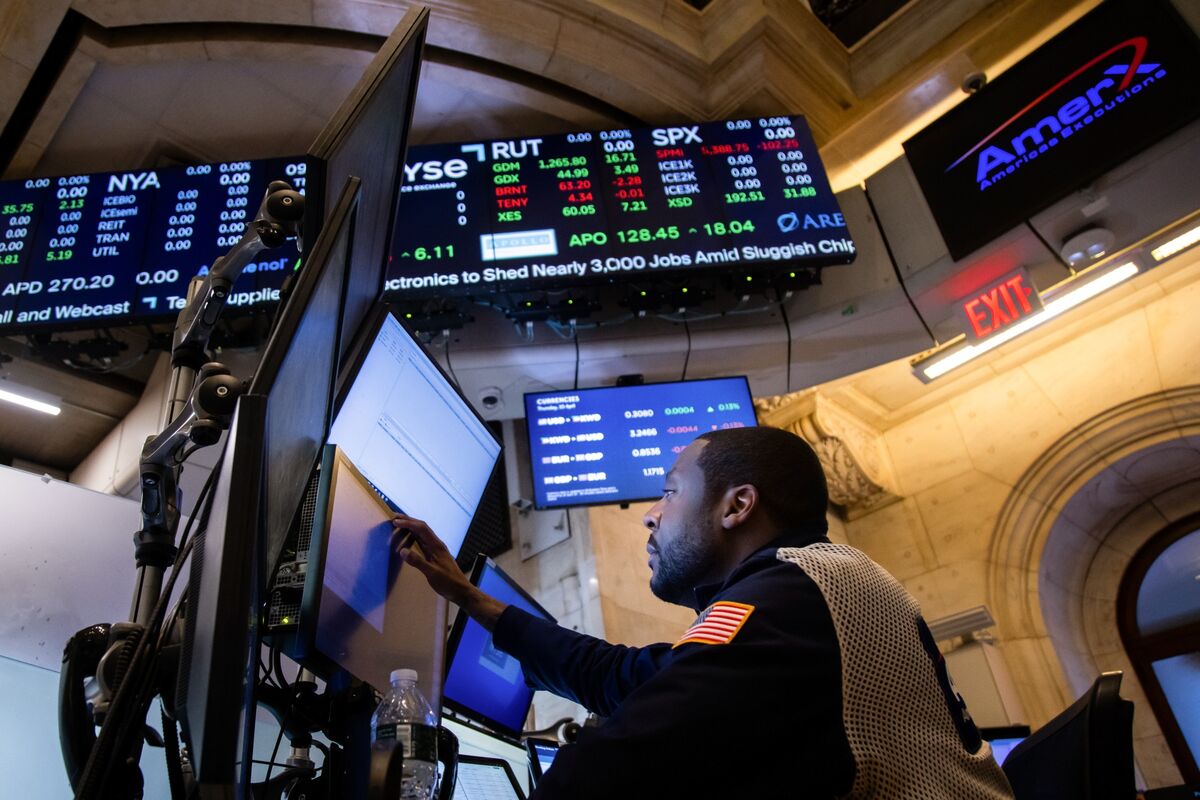 Wall Street vuelve a caer por tensiones comerciales y dichos de Powell ...