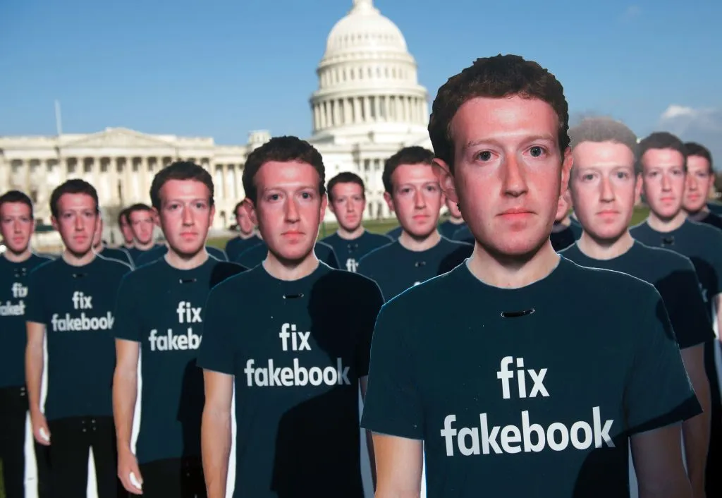 Facebook (FB), Twitter (TWTR) Other Social Media Need More Humans ...