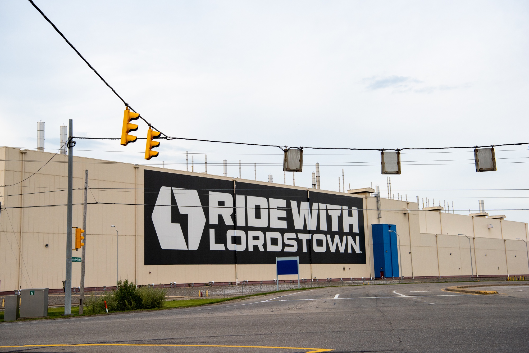 Foxconn Technology Loses Bid to Toss Lordstown Motors (RIDEQ ...