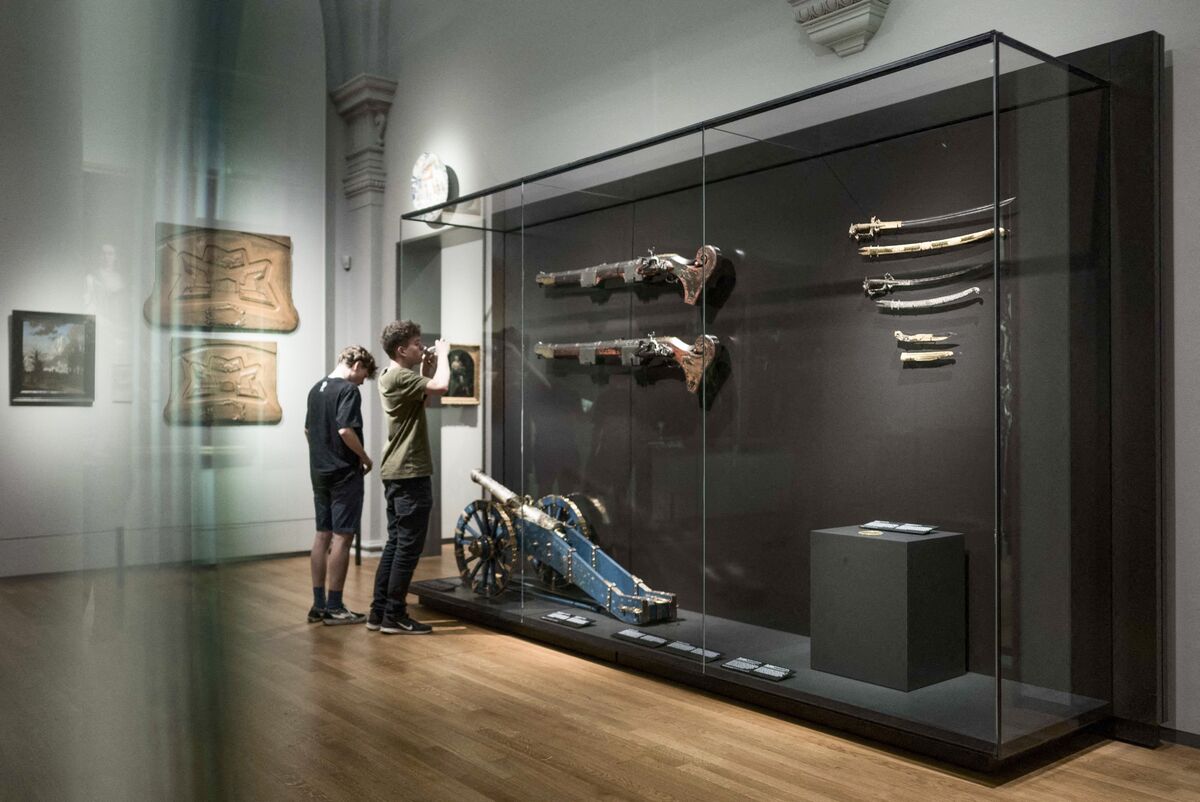 Dutch Museums To Return Art That Was Looted From Sri Lanka and Indonesia - Bloomberg