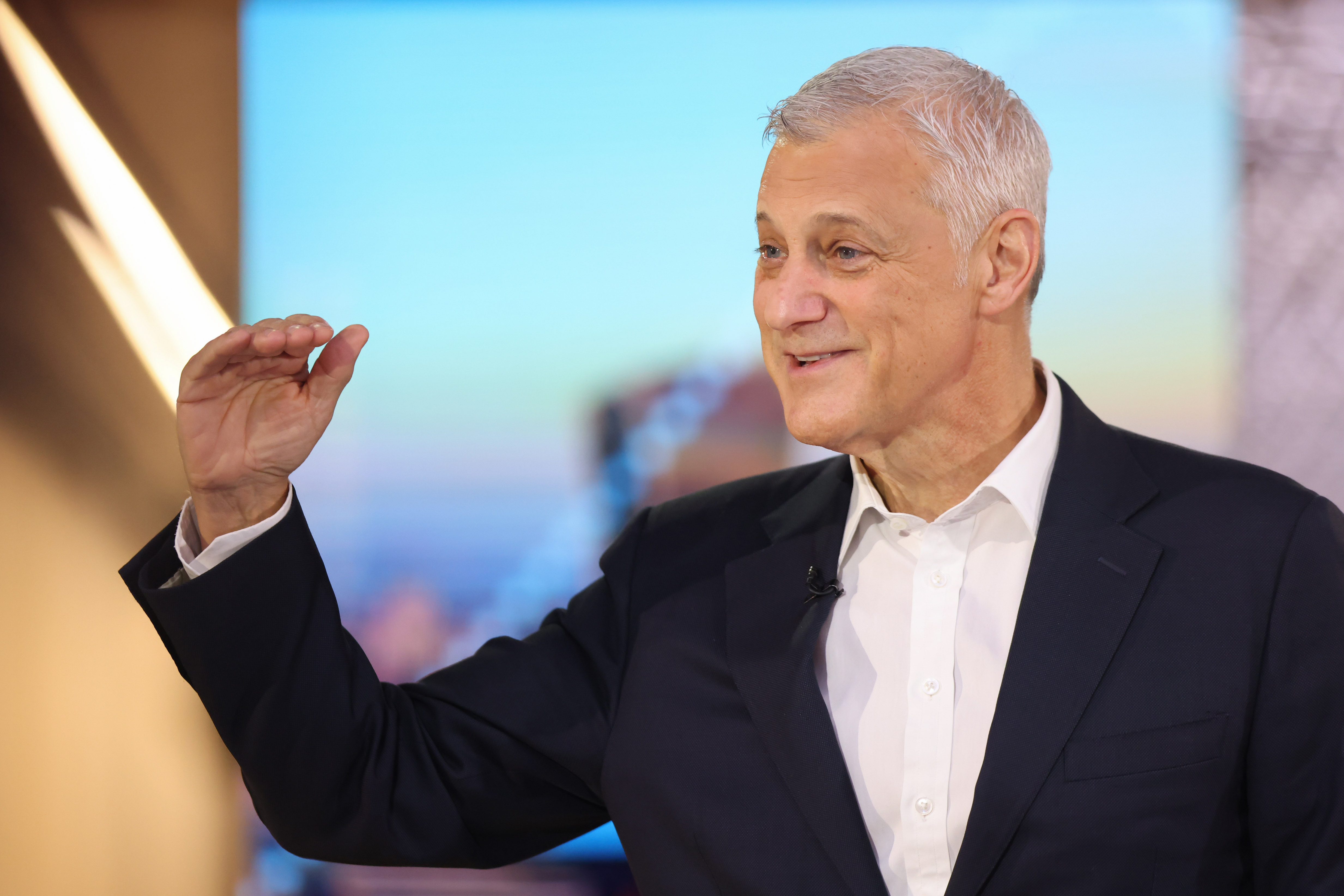 FTSE 100 Share Prices: Value Traps or Eye-popping Discounts - Bloomberg