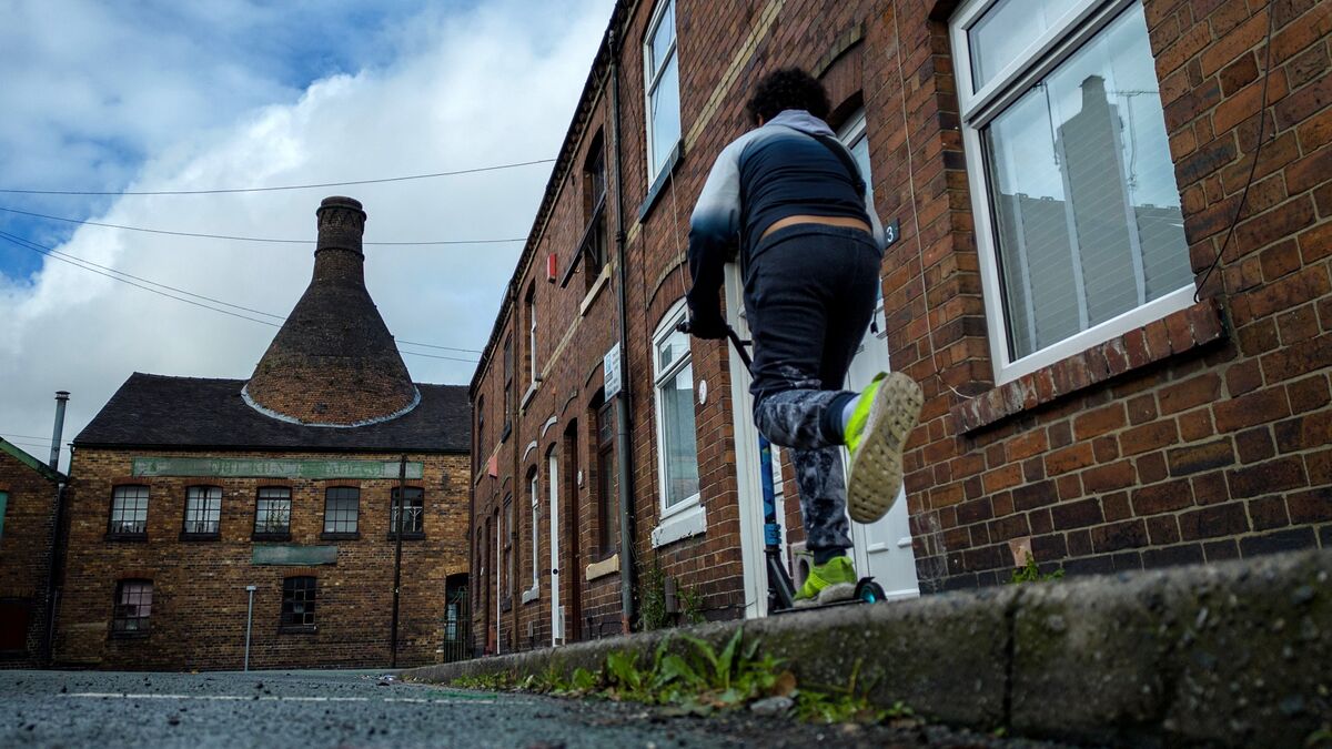 UK’s Fuel Poverty to Grip Over 20% of Households, Charity Says - Bloomberg