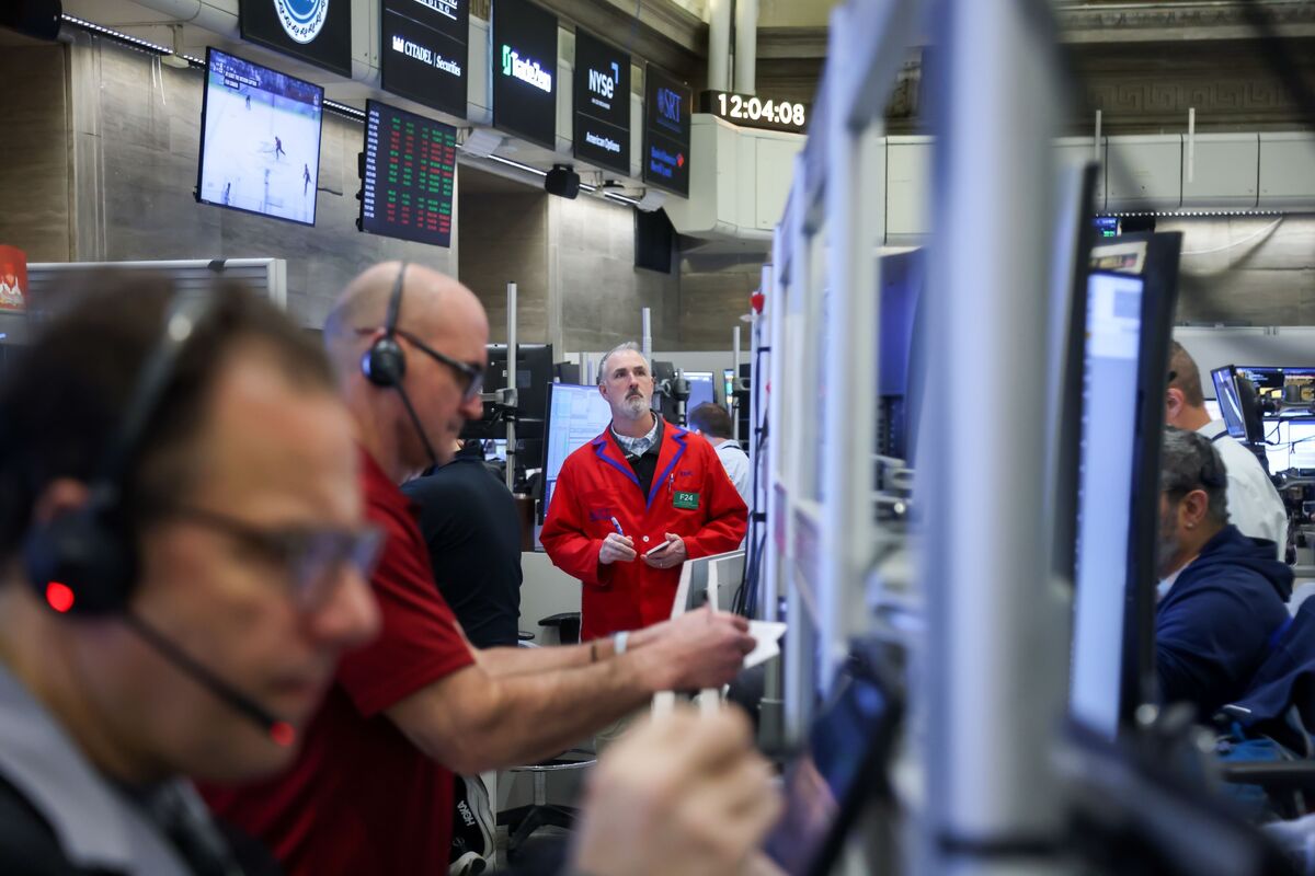 Strong Earnings Not Enough to Power Stocks Past AI, Credit Worry ...