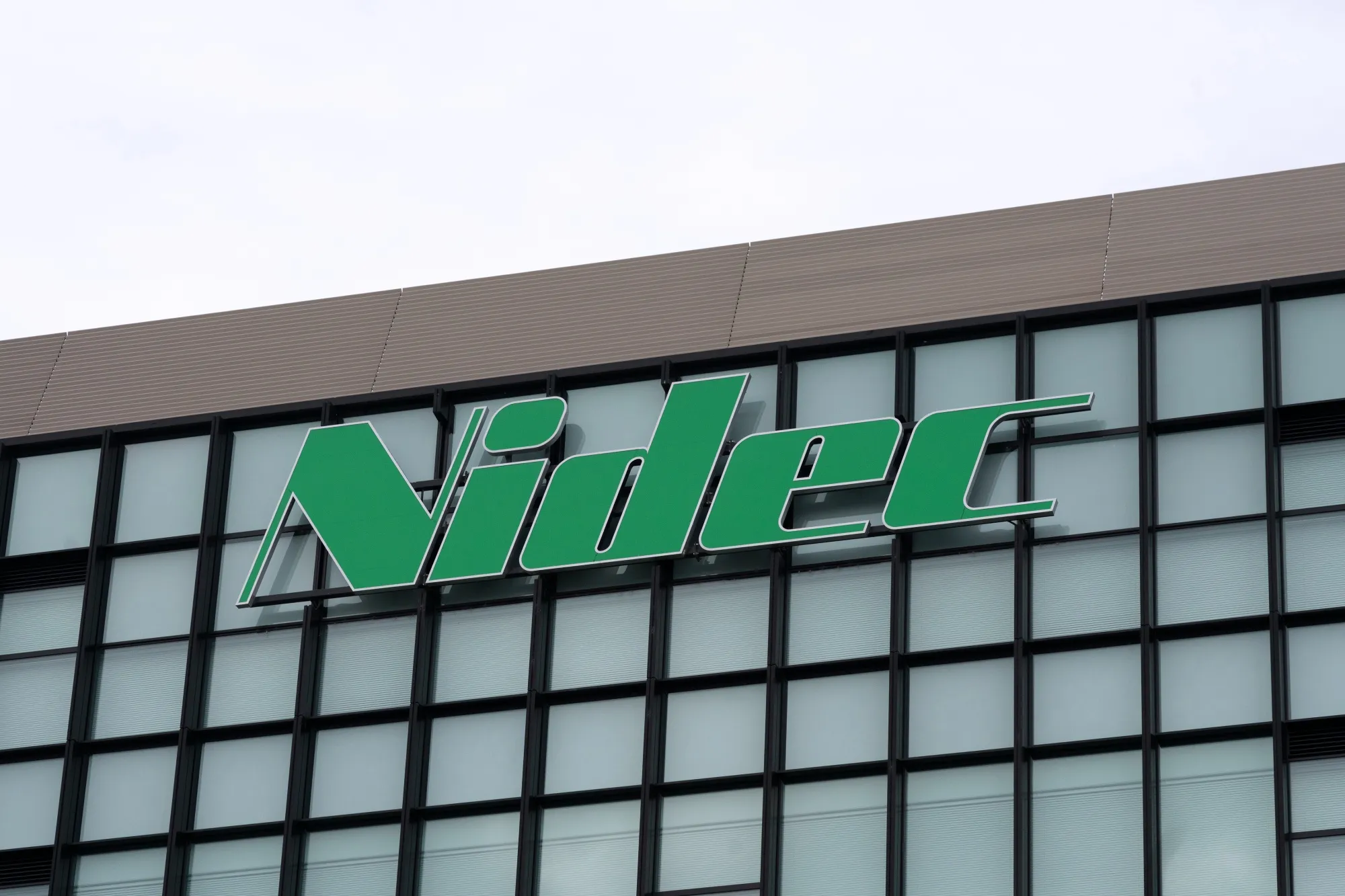 ムーディーズがニデックを投機的等級のBa3に格下げ､見通しネガティブ - Bloomberg