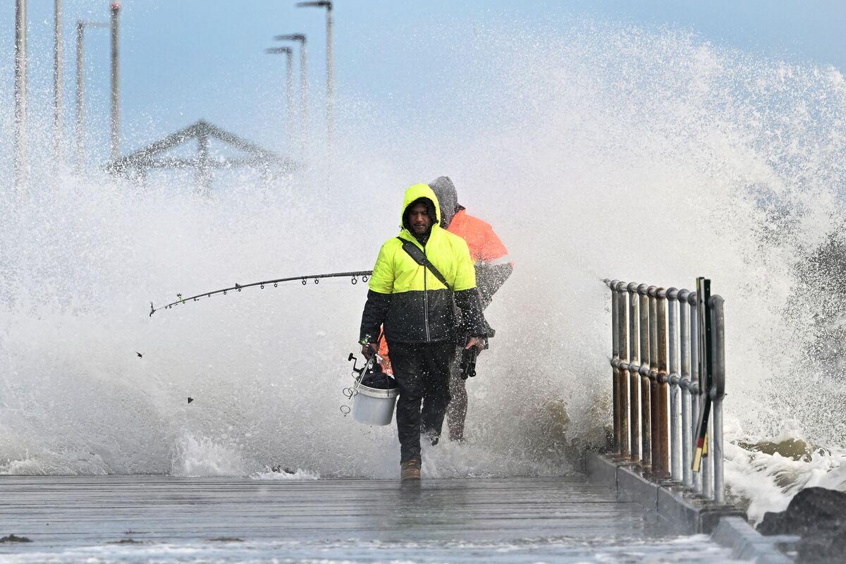 Deadly Winds in Southern Australia Leave Thousands Without Power ...