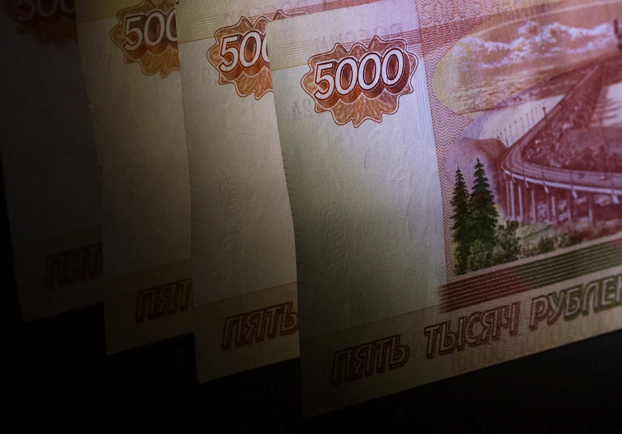 Russian Rate Hike in Play as Ruble Revs Up Inflation at Last - Bloomberg