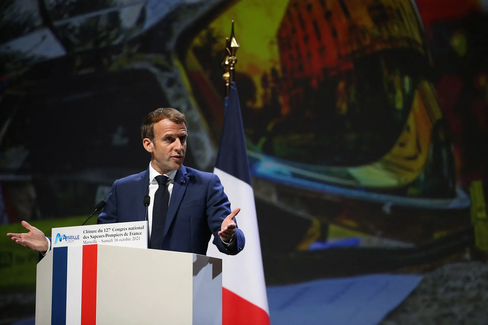 France S Macron Leads Le Pen And Zemmour In Ifop Election Poll Bloomberg