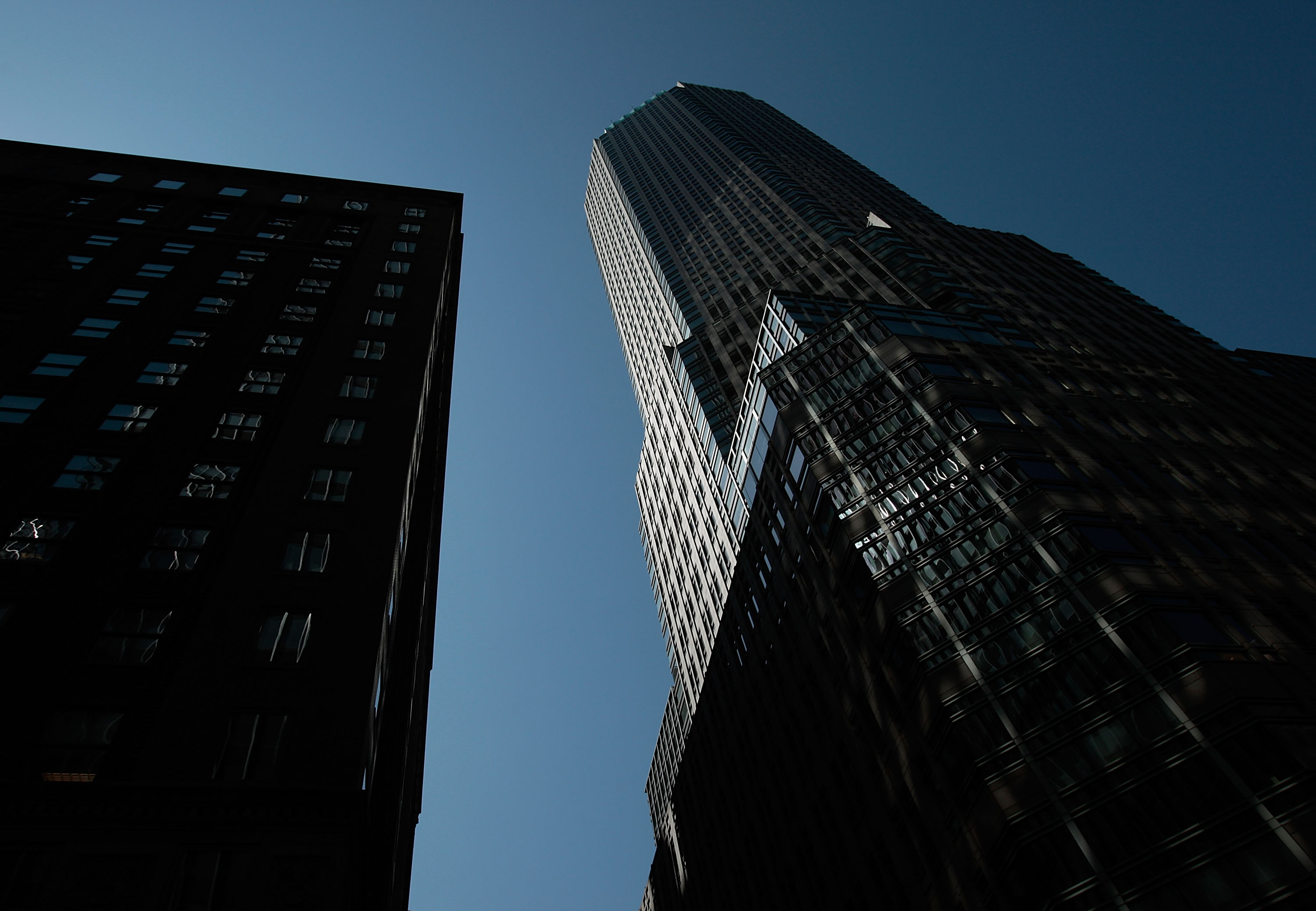 JPMorgan, Wells Fargo Lead Dividend Boosts After Stress Test - Bloomberg