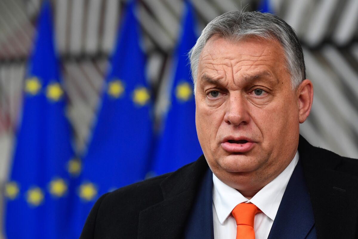 Orban to Build Own Group After Leaving Center-Right EU Caucus - Bloomberg