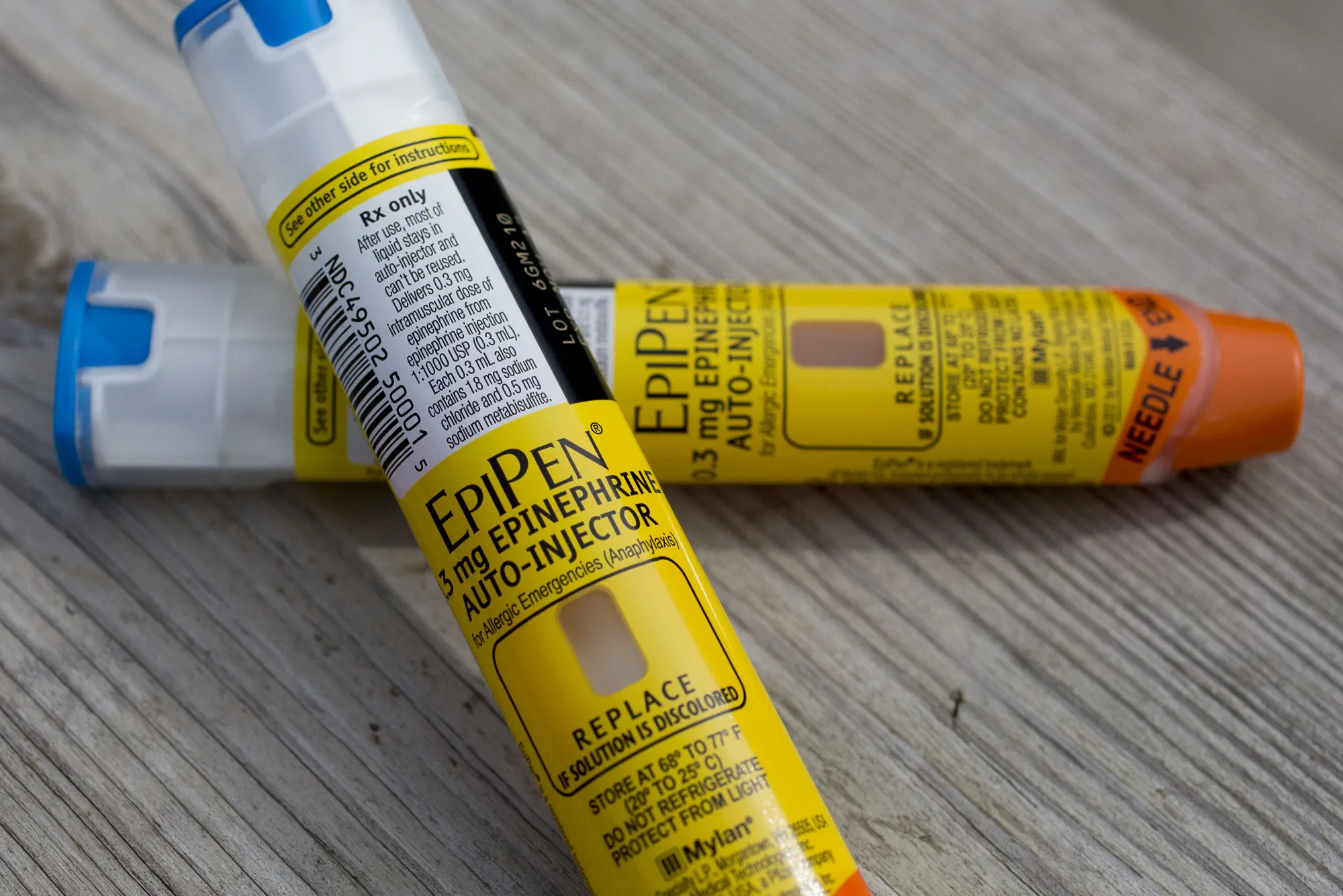 What’s Behind the Persistent Shortage of Lifesaving EpiPens - Bloomberg