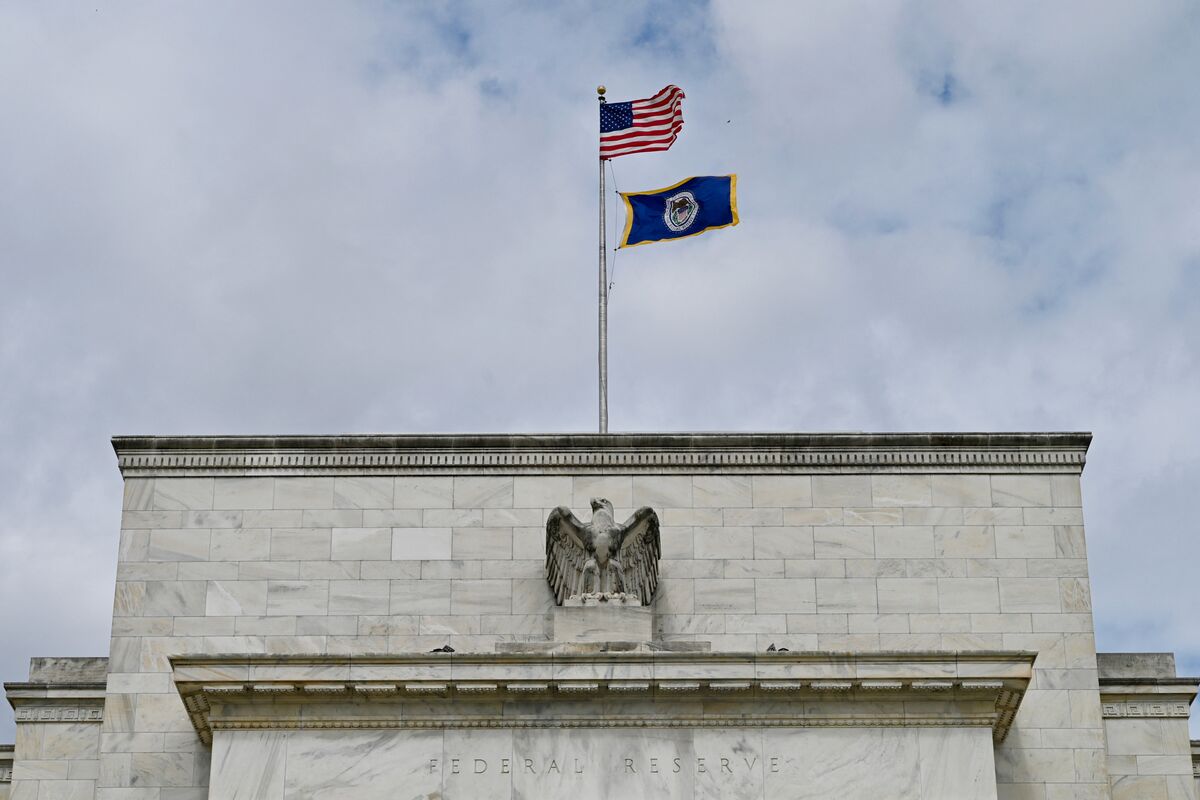 Bloomberg Weekend Reading: The Latest Fed Criticism? Holding on Too ... Bloomberg Weekend Reading: The Latest Fed Criticism? Holding on Too ...