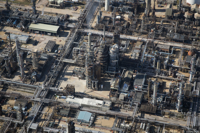 Exxon Eyes Global Trading Expansion as Commodity Profits Soar (XOM ...