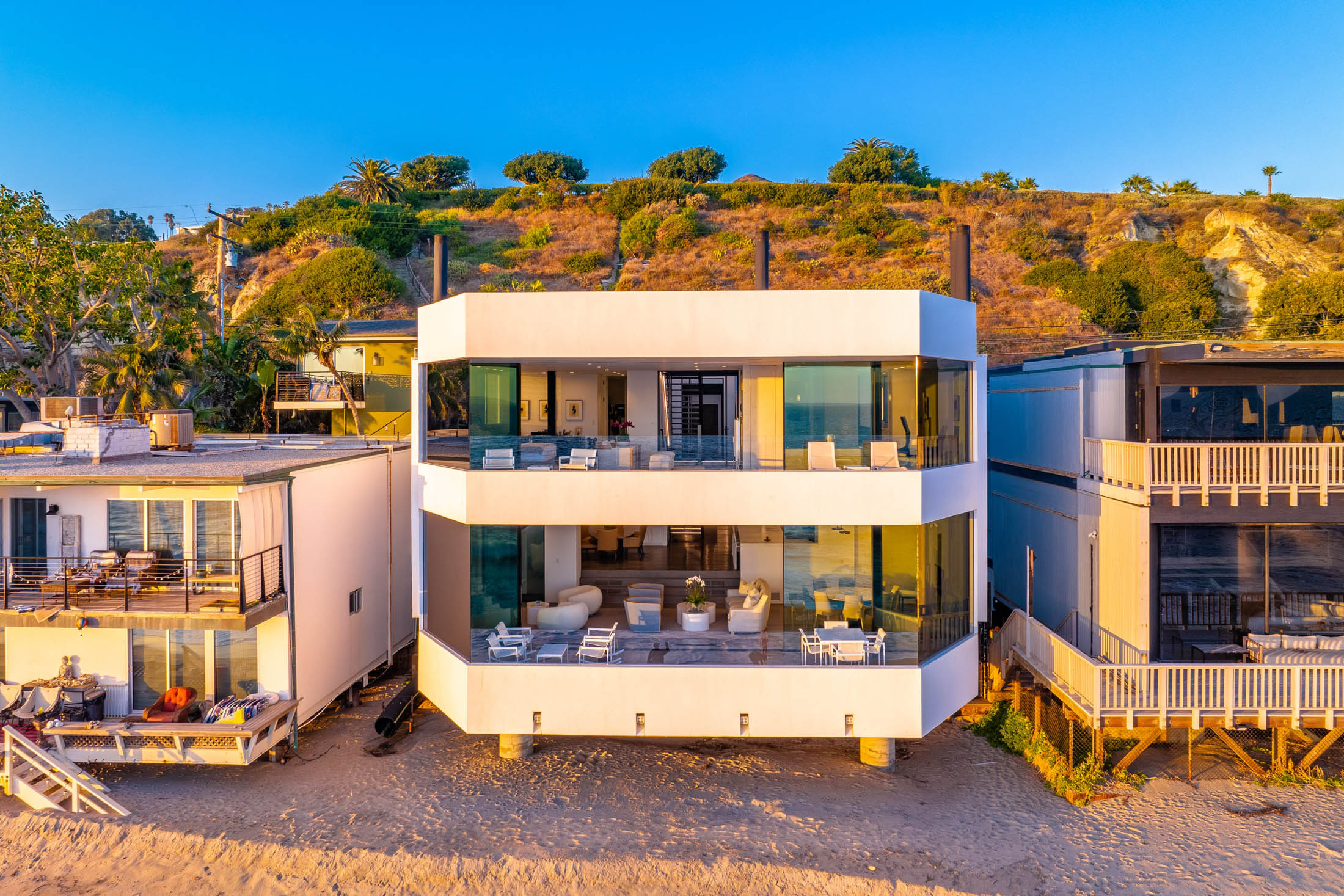 A Renovated Malibu Beach House Is On Sale for $35 Million - Bloomberg