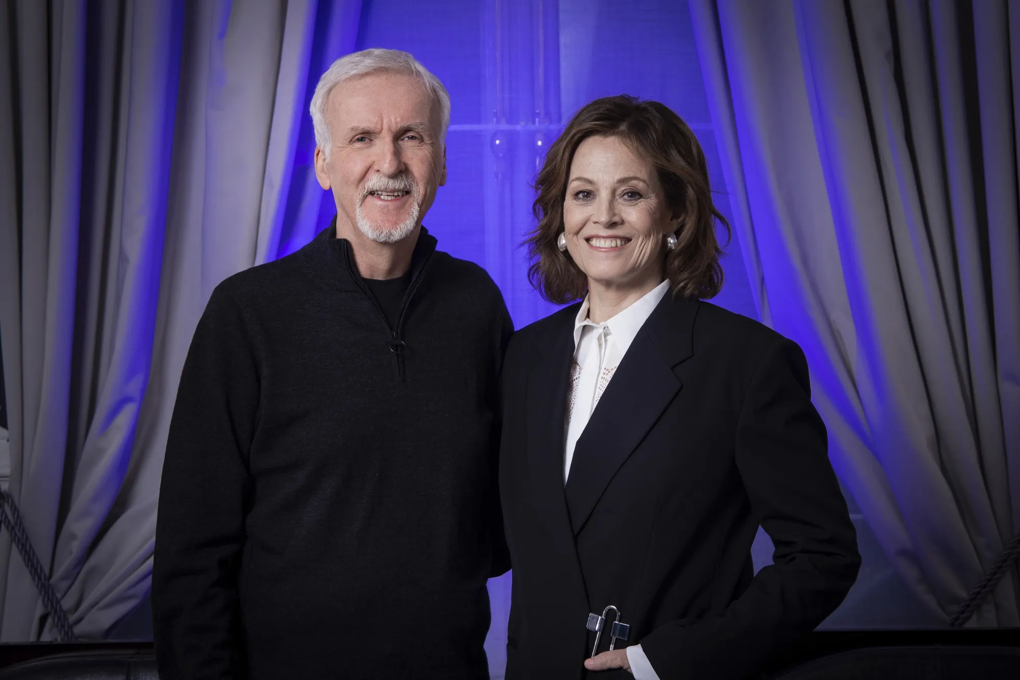 Sigourney Weaver, James Cameron Float on in 'Way of Water' - Bloomberg