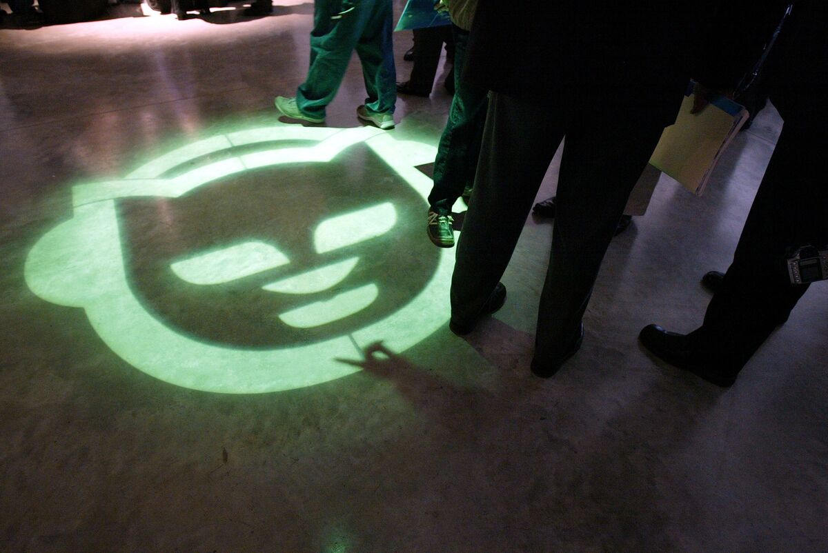 Napster Plans Crypto Comeback With NFTs, Coin Launch - Bloomberg