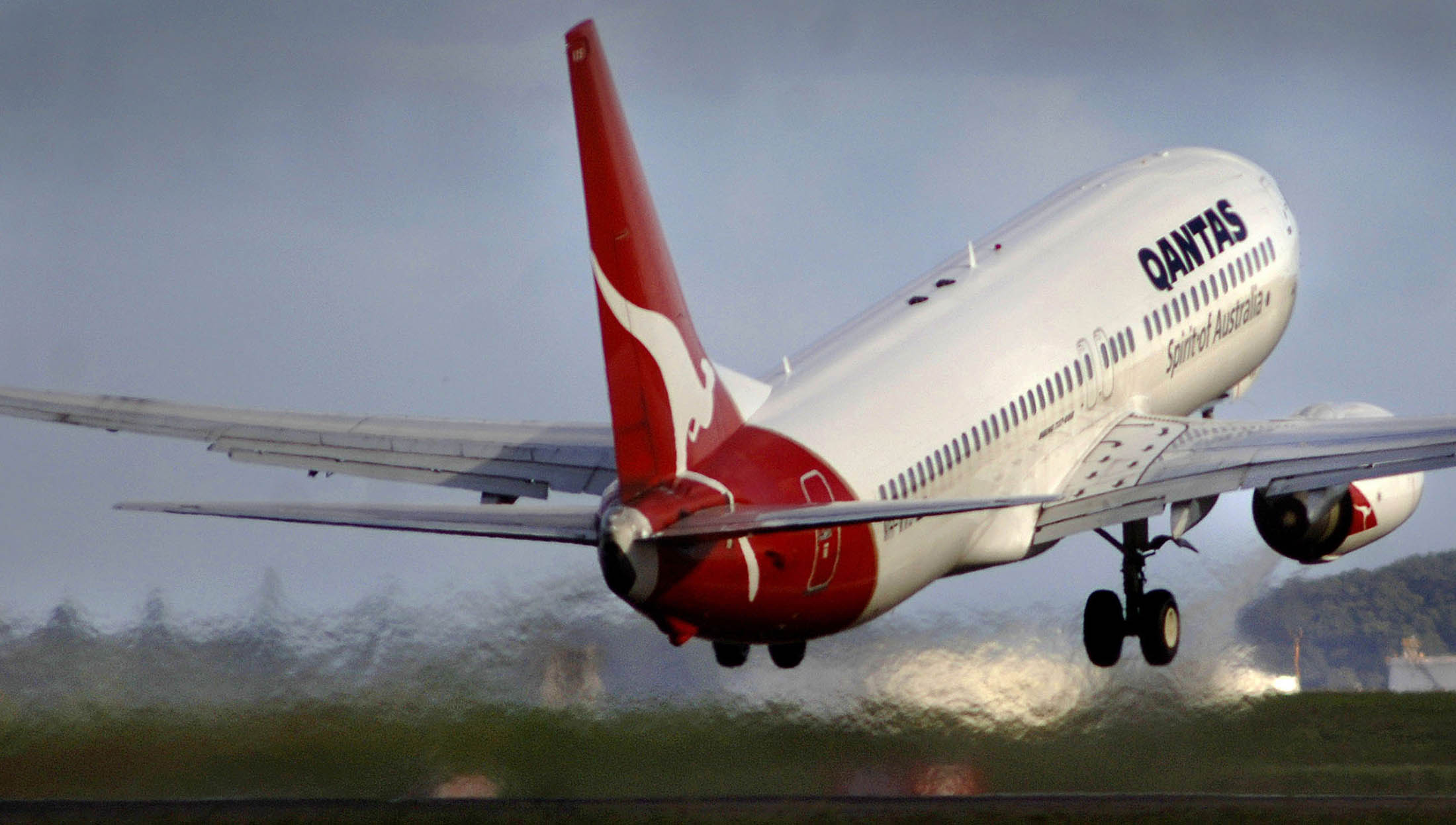 Qantas Returns to Beijing After 7 Years as Tourism Hits Record - Bloomberg