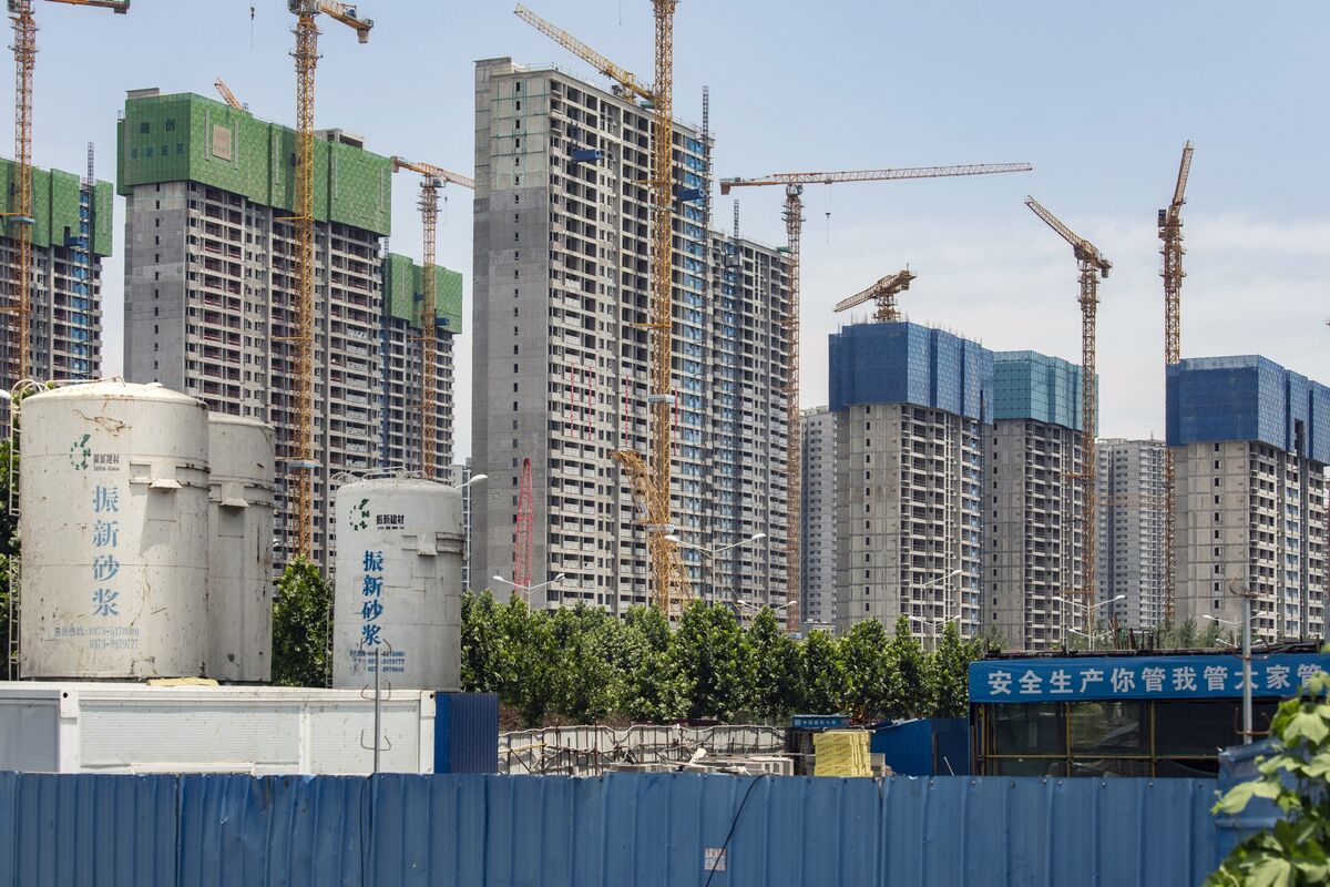 China Property Recovery Is Short-Lived as Industry Contracts - Bloomberg