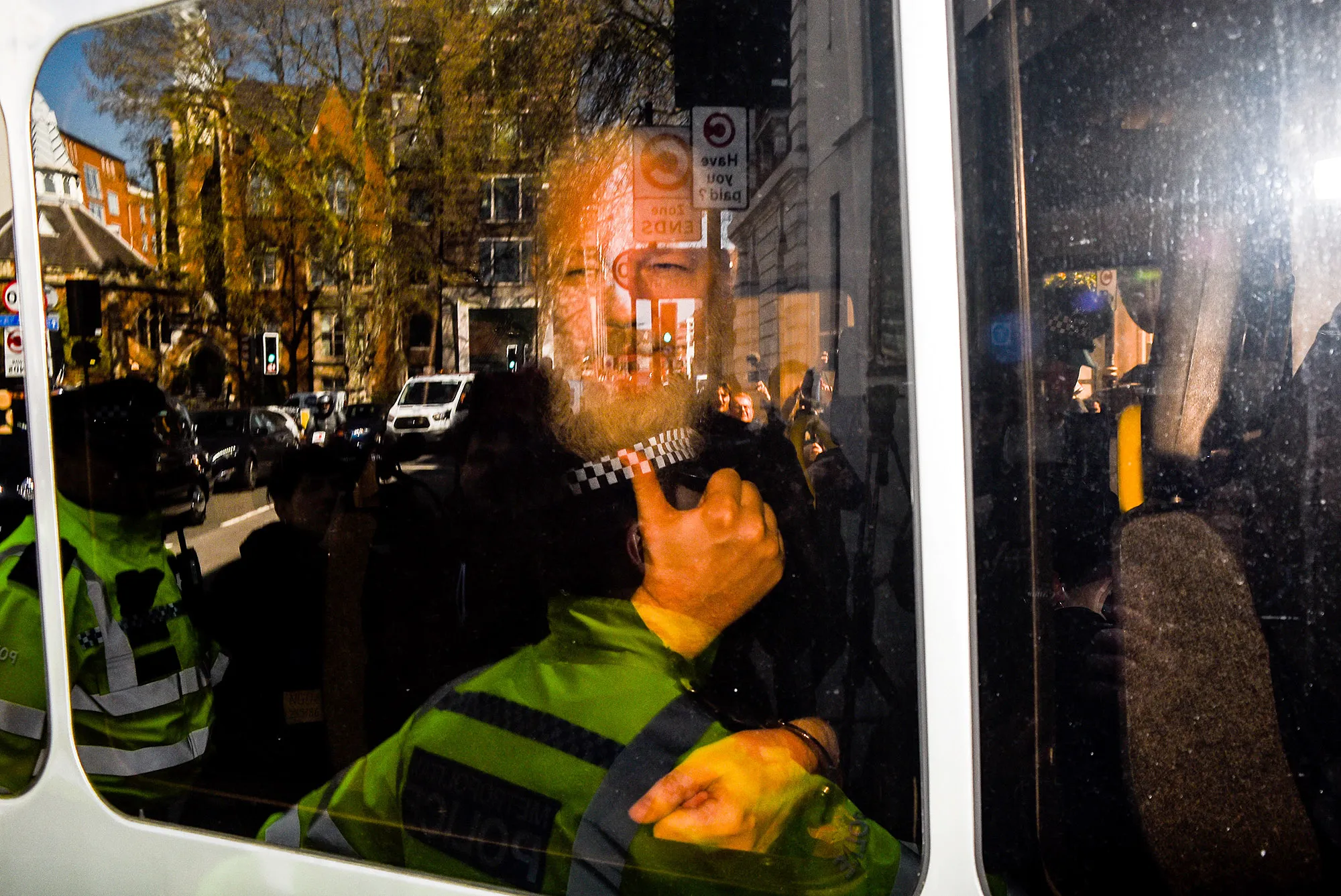 Assange's Arrest Captured Exclusively by Russian-Backed TV Crew - Bloomberg