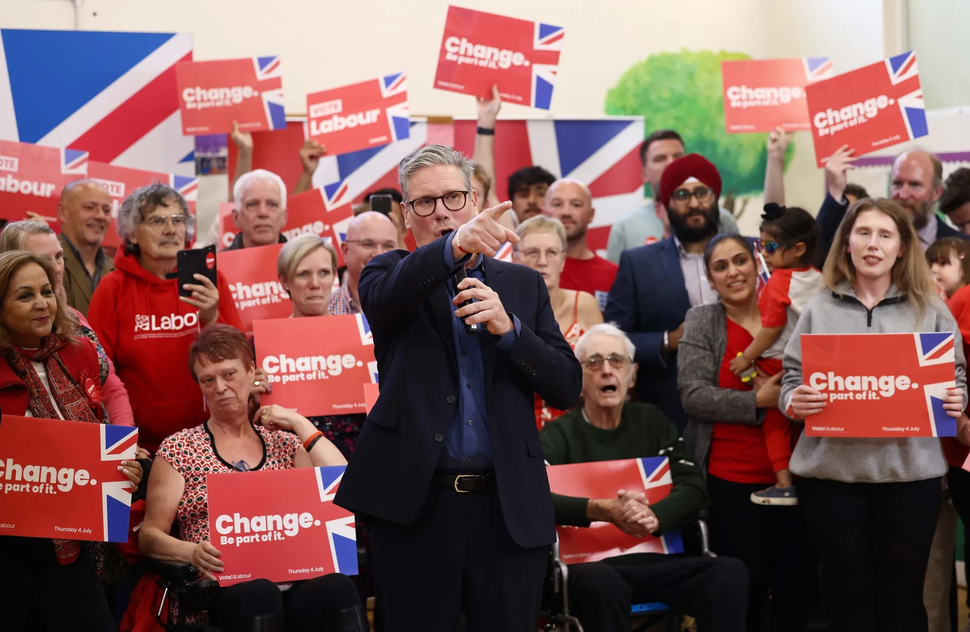 World Economy Latest: UK Labour Party Wins in Landslide, Faces Huge ...
