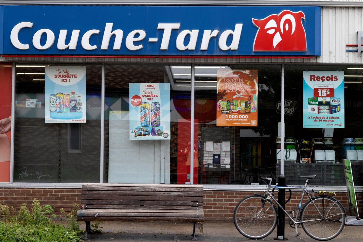 Couche-Tard (ATD CN) Seeks to Reassure Investors on Seven & I Approach - Bloomberg