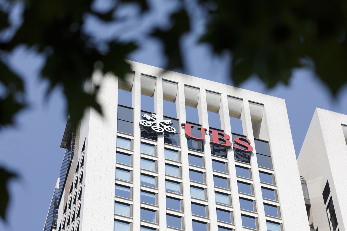 UBS Says Wealthy Clients Add $22 Billion in Surprise Rebound - Bloomberg