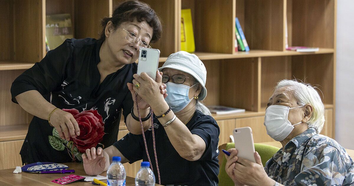 Aging China Relies on ‘Young Old’ to Take Care of Oldest Seniors ...