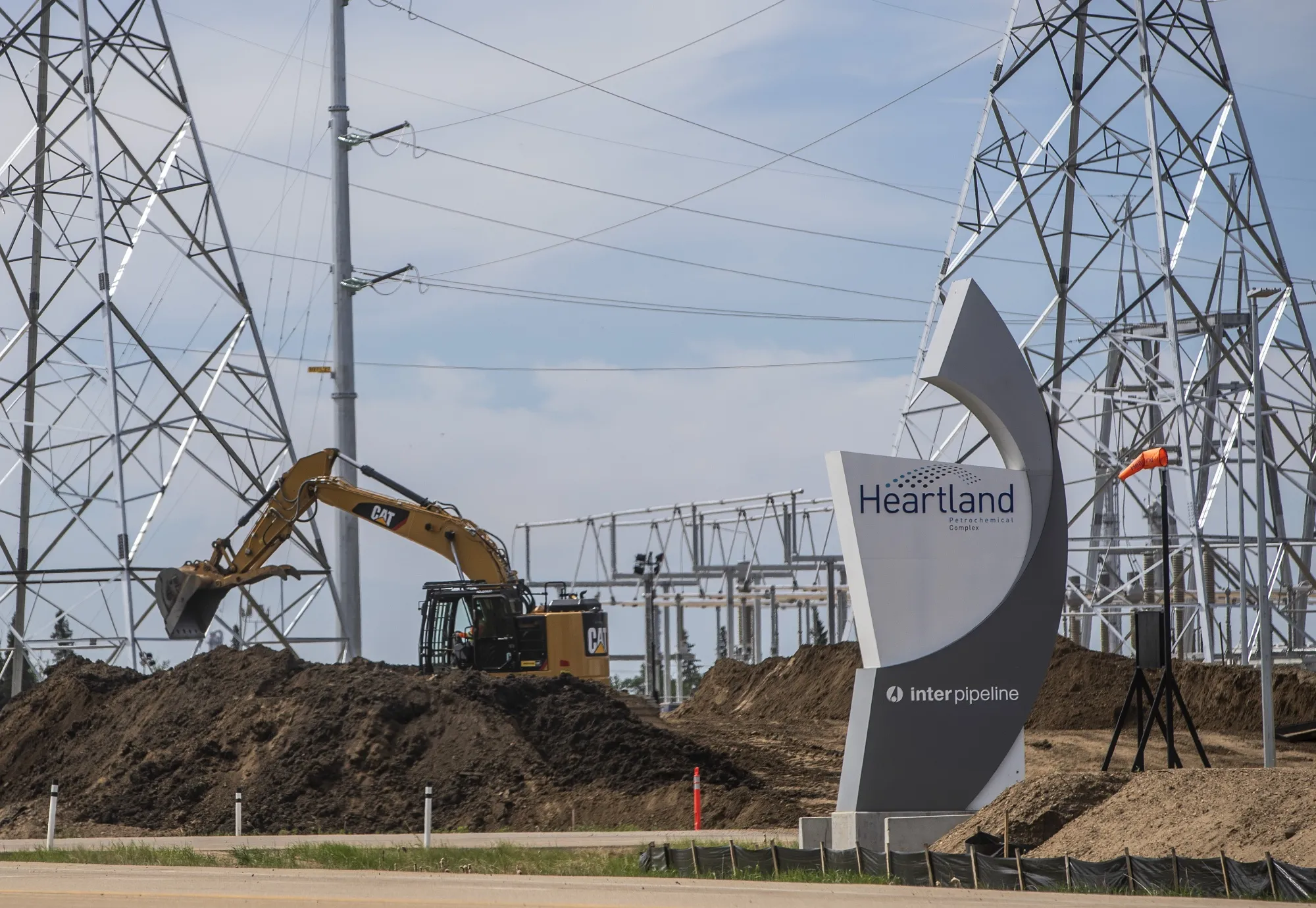 Inter Pipeline Evaluates Brookfield’s $6.7 Billion Bid - Bloomberg