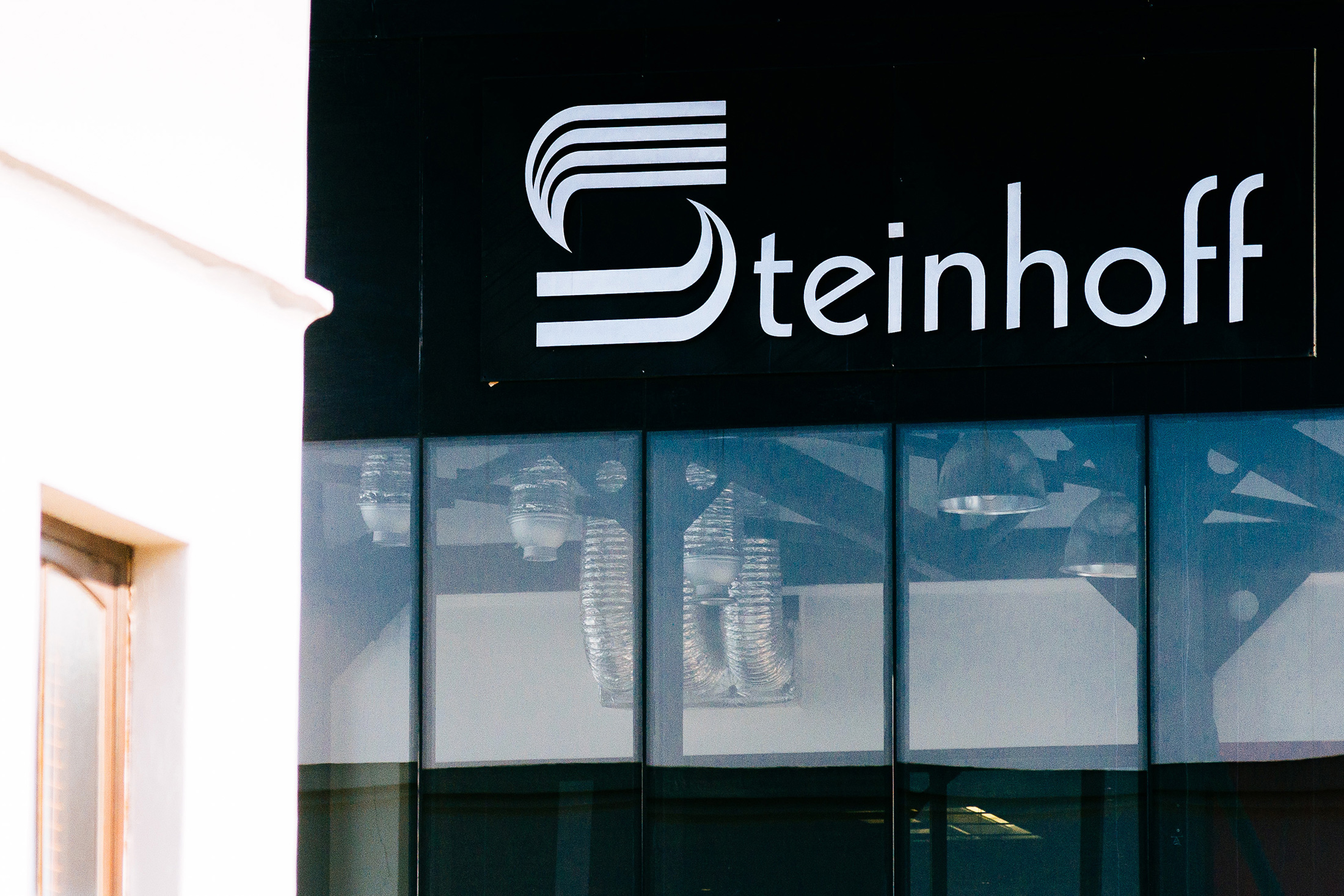 Steinhoff Falls as Uncertainty Hangs Over Mattress Firm in U.S. - Bloomberg