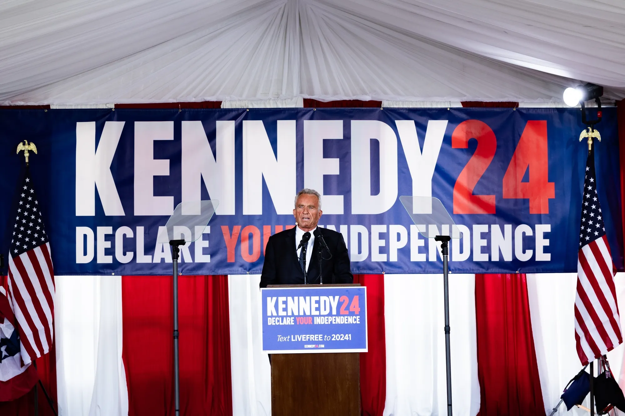 RFK Jr Is Running as Independent for 2024 Presidential Election - Bloomberg