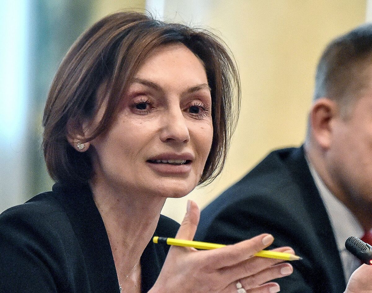 Ukraine Central Banker Probed for Embezzlement, Prosecutors Say - Bloomberg